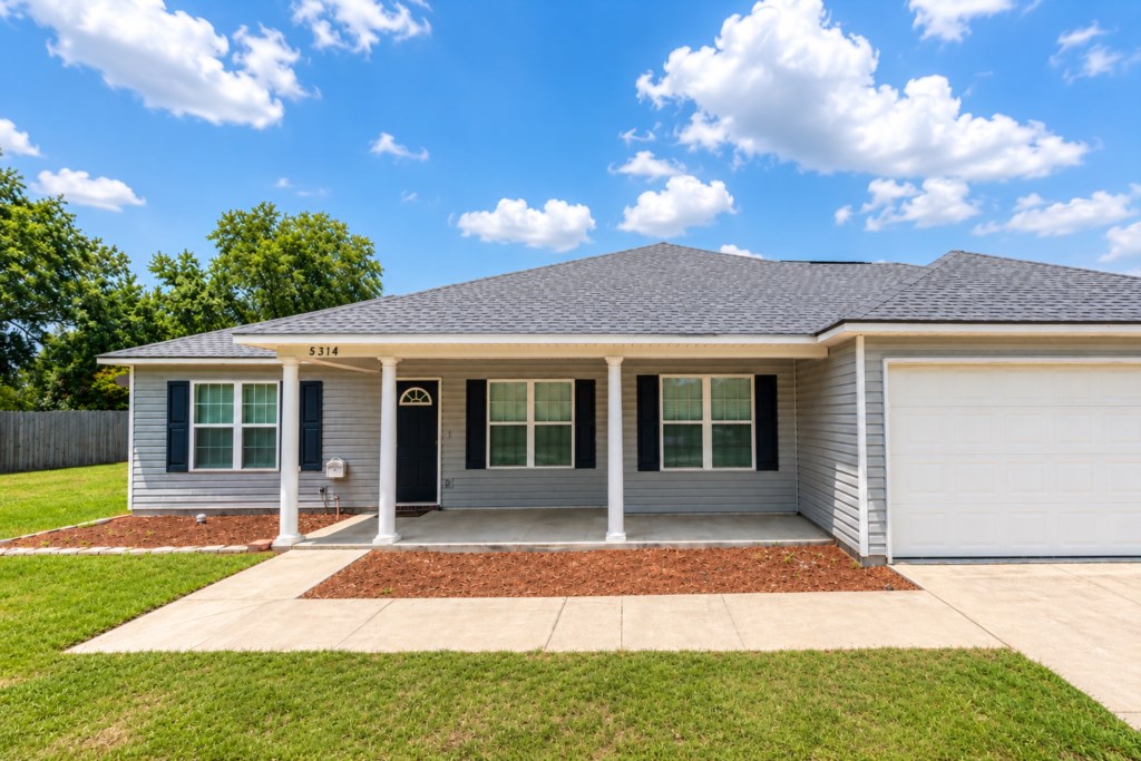 Spacious Valdosta Getaway - Valdosta, GA