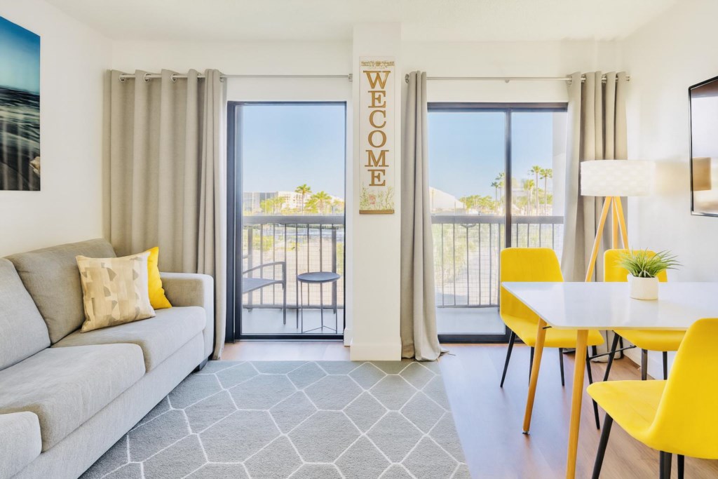 Stylish Apartment With Private Balcony And Modern Amenities - Inviting Retreat - Orlando, FL